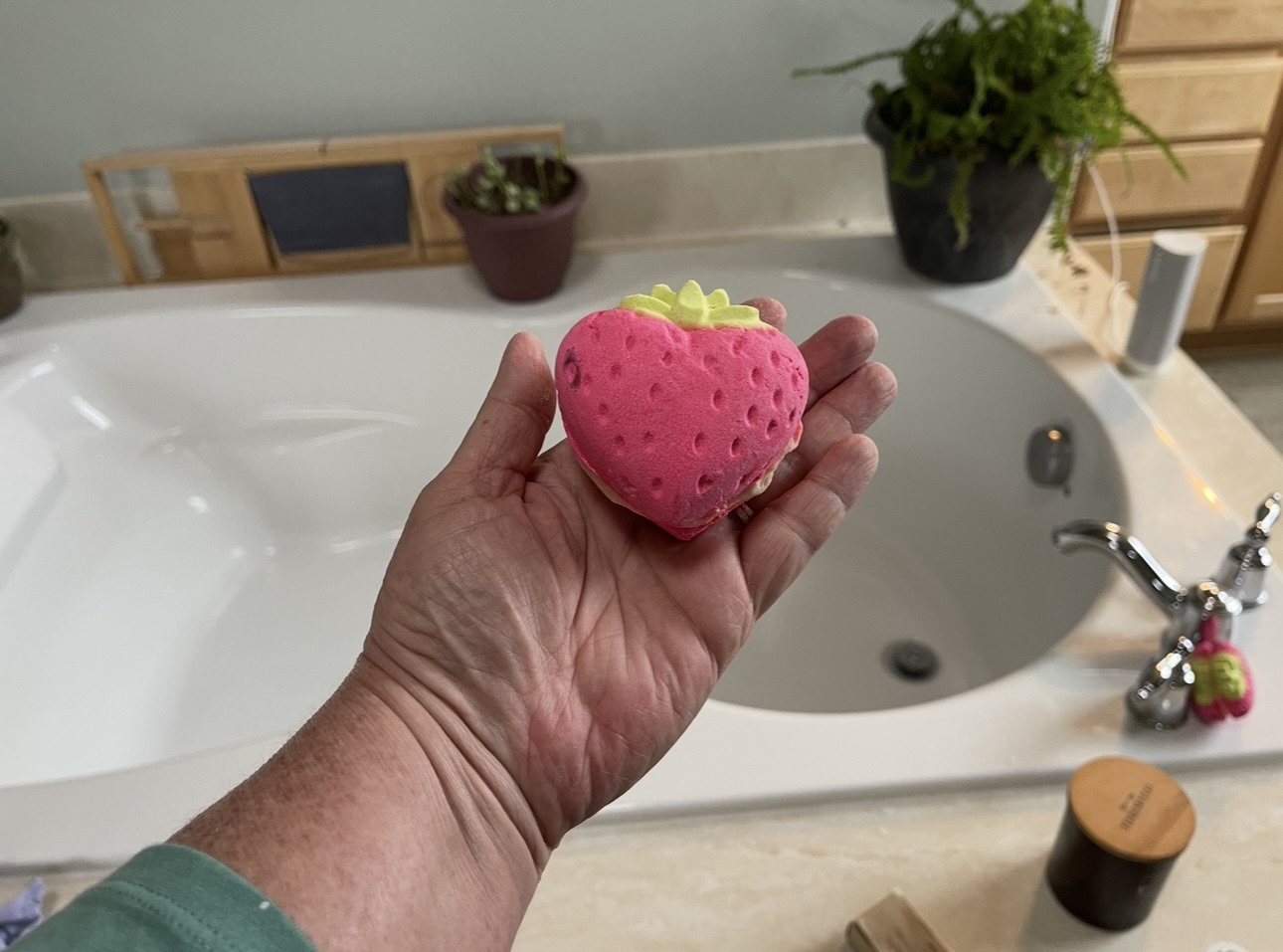 Strawberry Crumble | Lush Archive & Encyclopedia